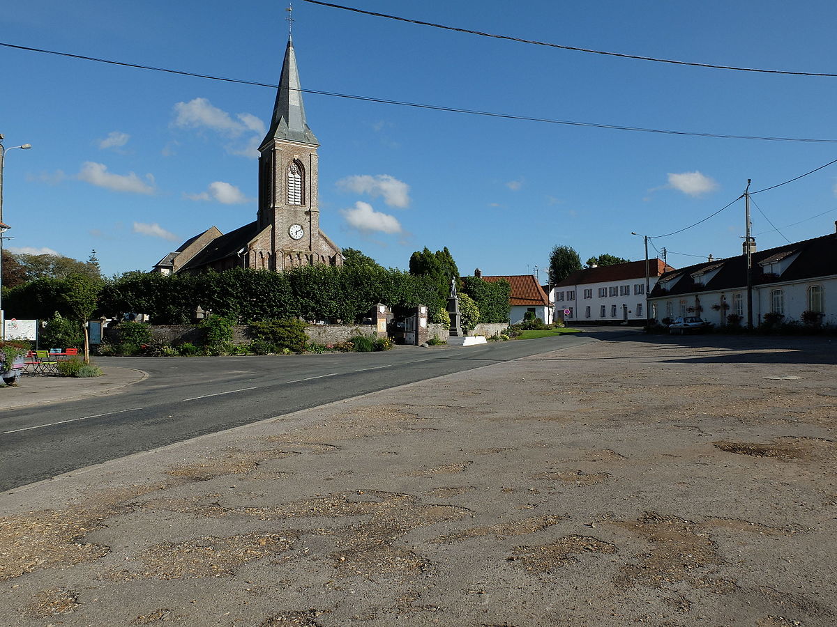 Saint-Josse_(Pas-de-Calais)_-_Grand-place_-_2 - Thémès
